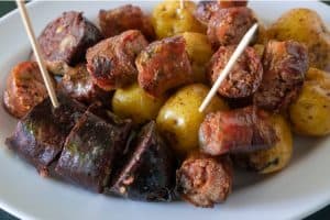 Colombian Food - 15 Traditional dishes to eat in Colombia